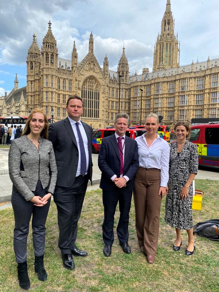 İngiltere Parlamentosu’nda Türkiye’de devlet görevlilerinin karıştığı ...